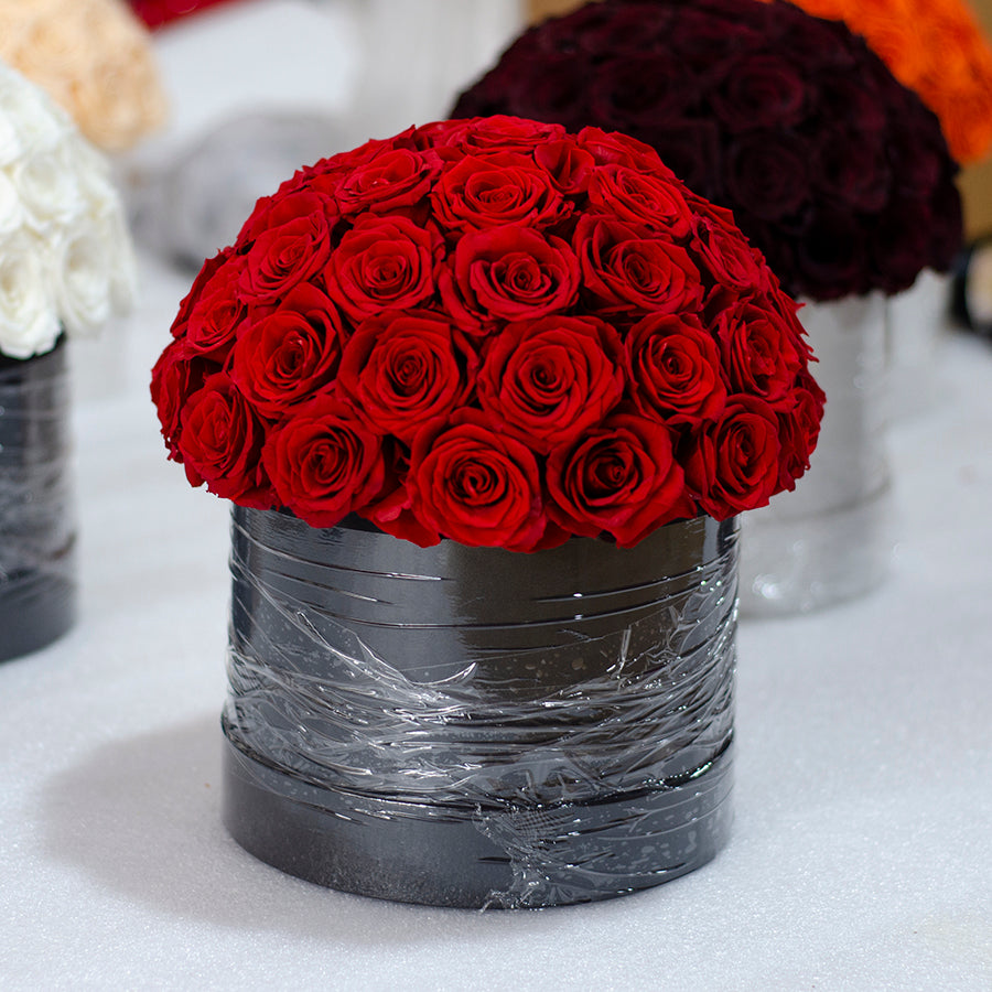 Round Everlasting Roses Gift – Flowers Factory